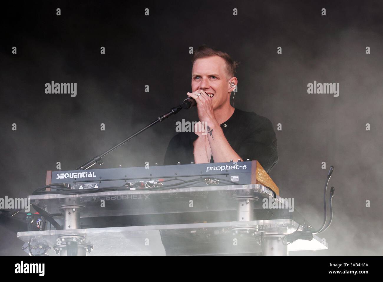 Rufus du sol tour hi-res stock photography and images - Alamy