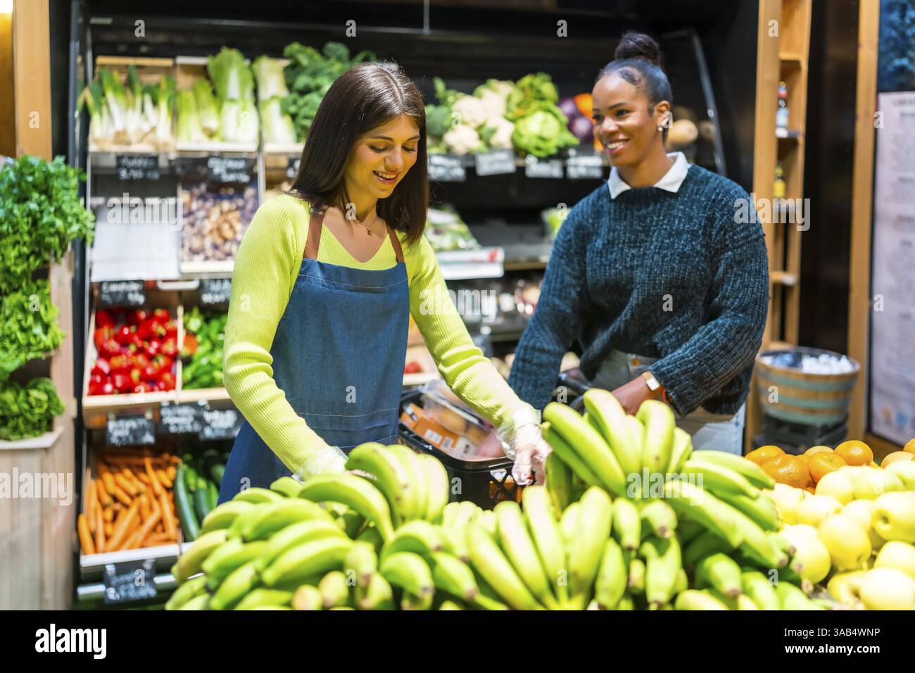 Employees work vegetables fruits hi-res stock photography and images ...