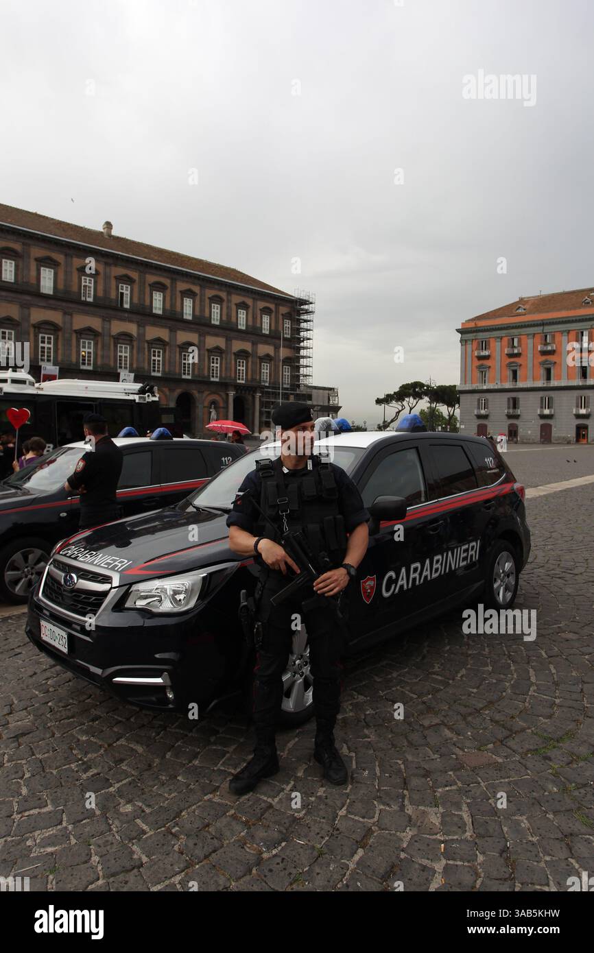 June 4, 2018 - Italy, Naples June 4 in Piazza del Plebiscito the weapon ...
