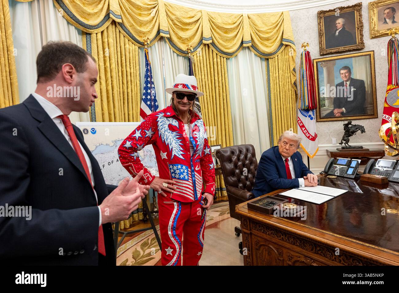 Washington, United States. 31st Mar, 2025. White House Staff Secretary ...