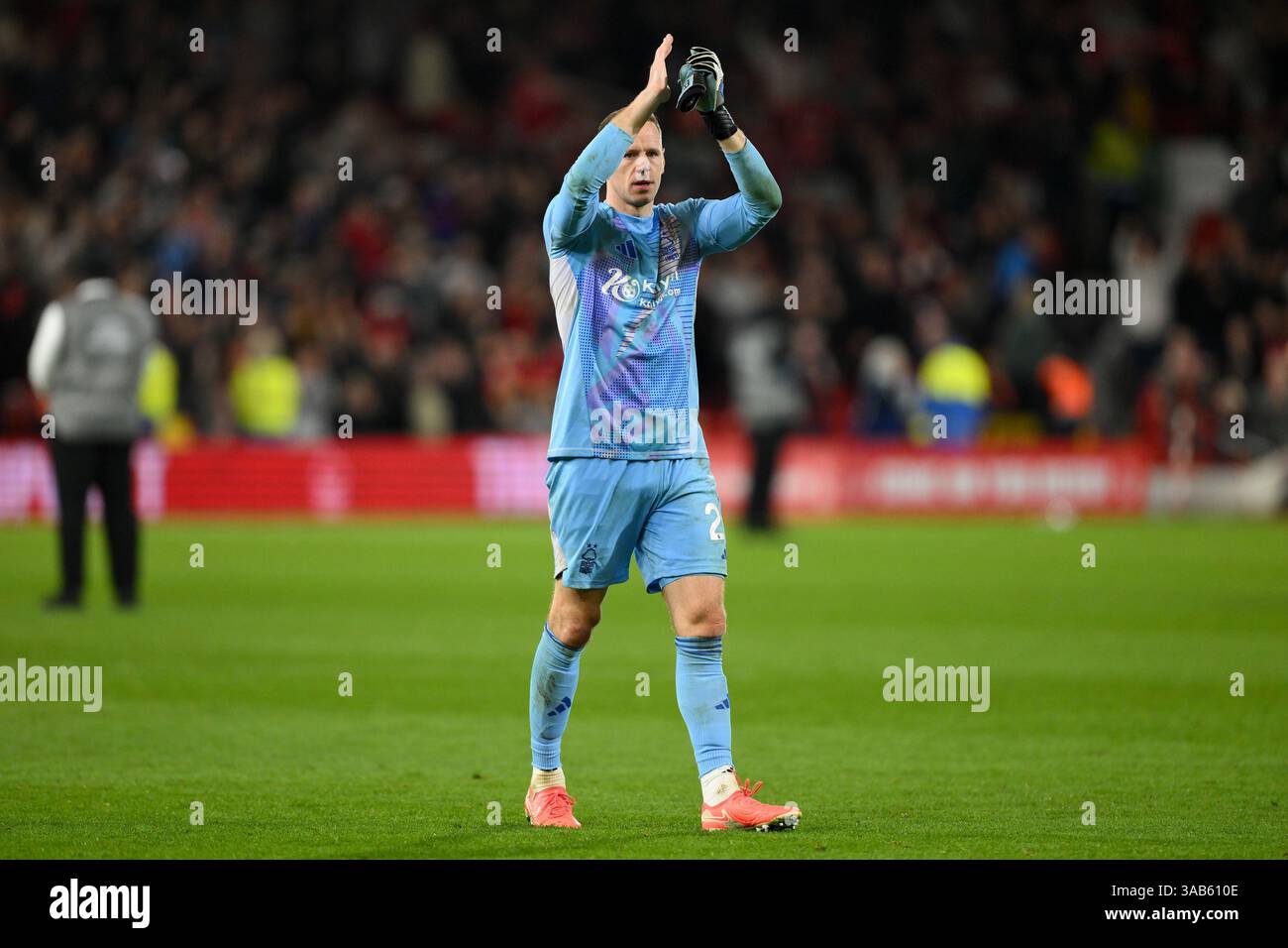 Matz Sels, Nottingham Forest goalkeeper celebrates victory during the ...