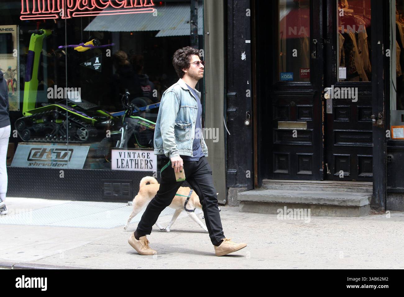 Actor dustin hoffman son jake hi-res stock photography and images - Alamy