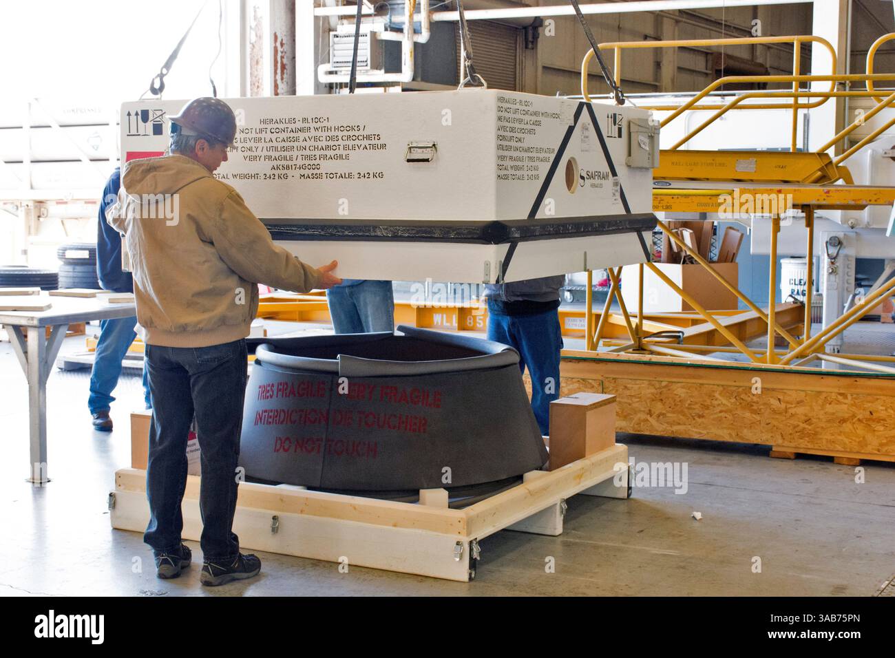 Aft adapter hi-res stock photography and images - Alamy