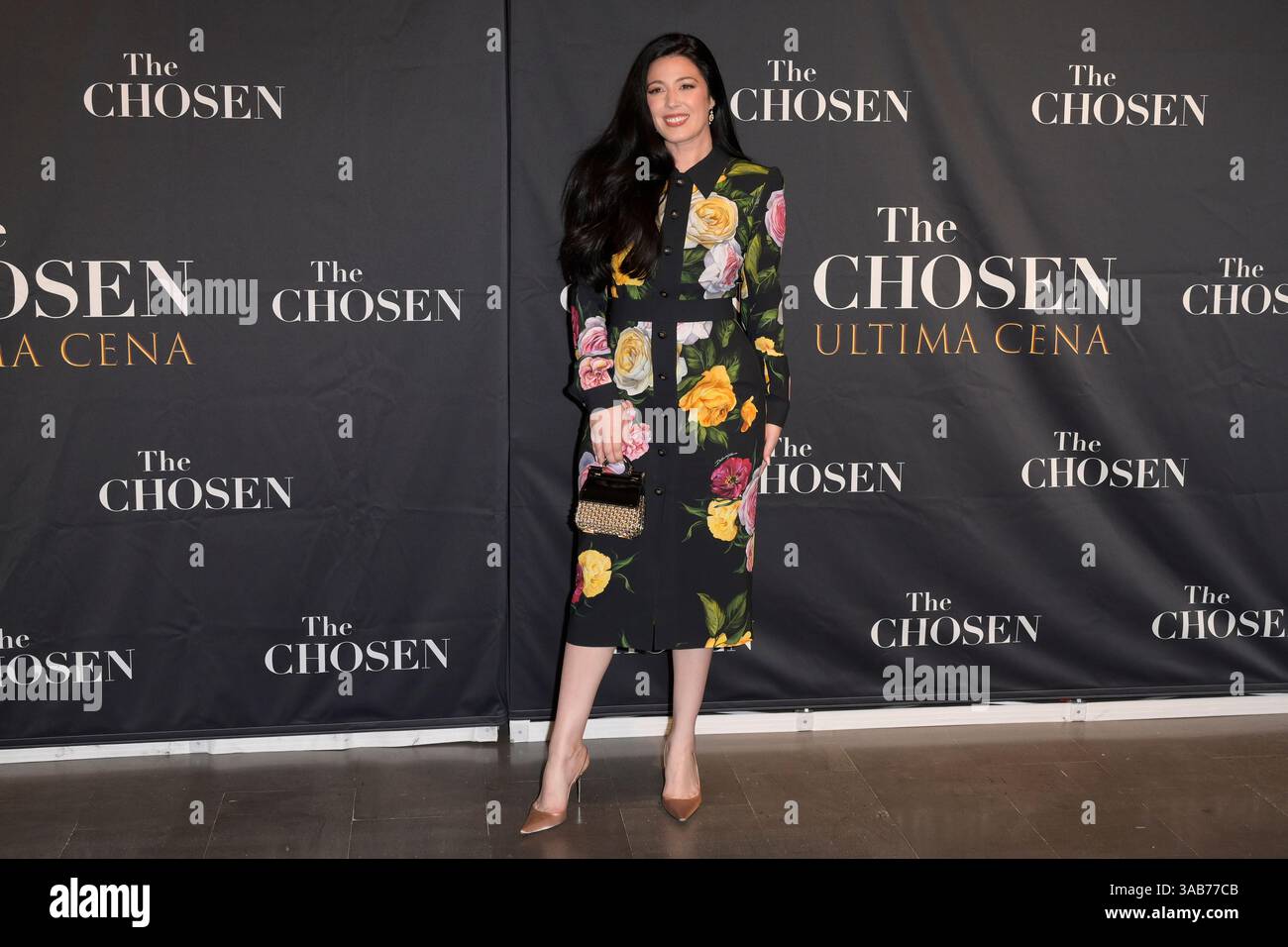 Elizabeth Tabish attends the movie premiere "The Chosen-L'ultima cena ...