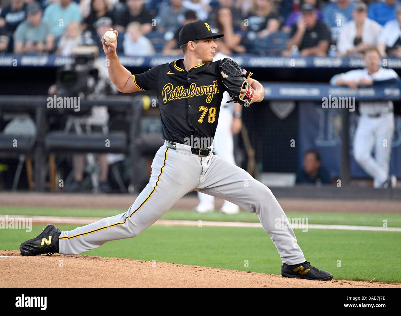 Pittsburgh Pirates pitcher Thomas Harrington (78) throws during the ...