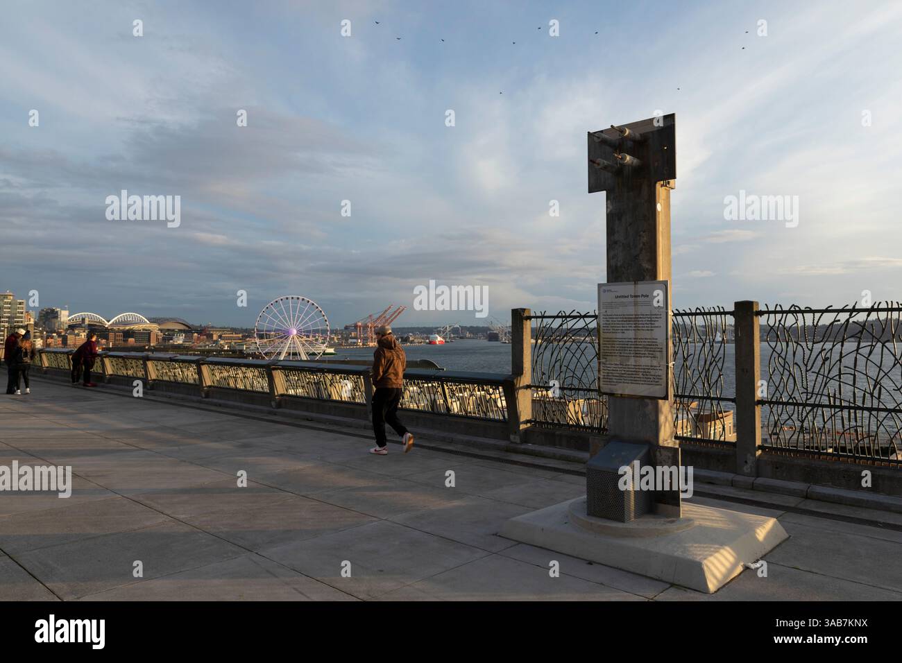 The plinth of a totem pole sits empty as Victor Steinbrueck Park ...