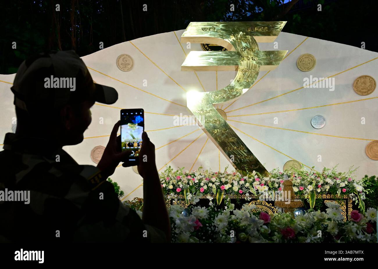 Mumbai, India. 01st Apr, 2025. MUMBAI, INDIA - APRIL 1: People get ...