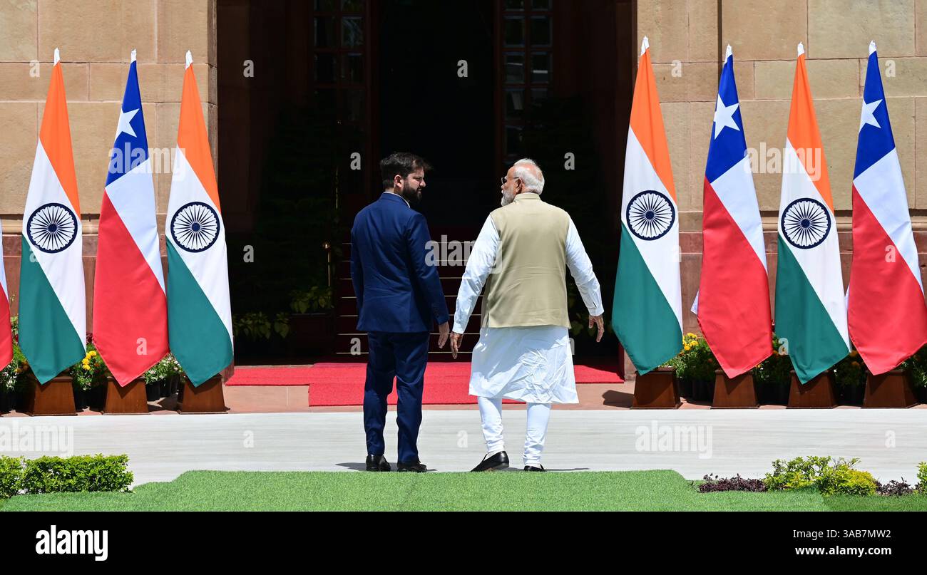 NEW DELHI, INDIA - APRIL 1: Prime Minister Narendra Modi and President ...
