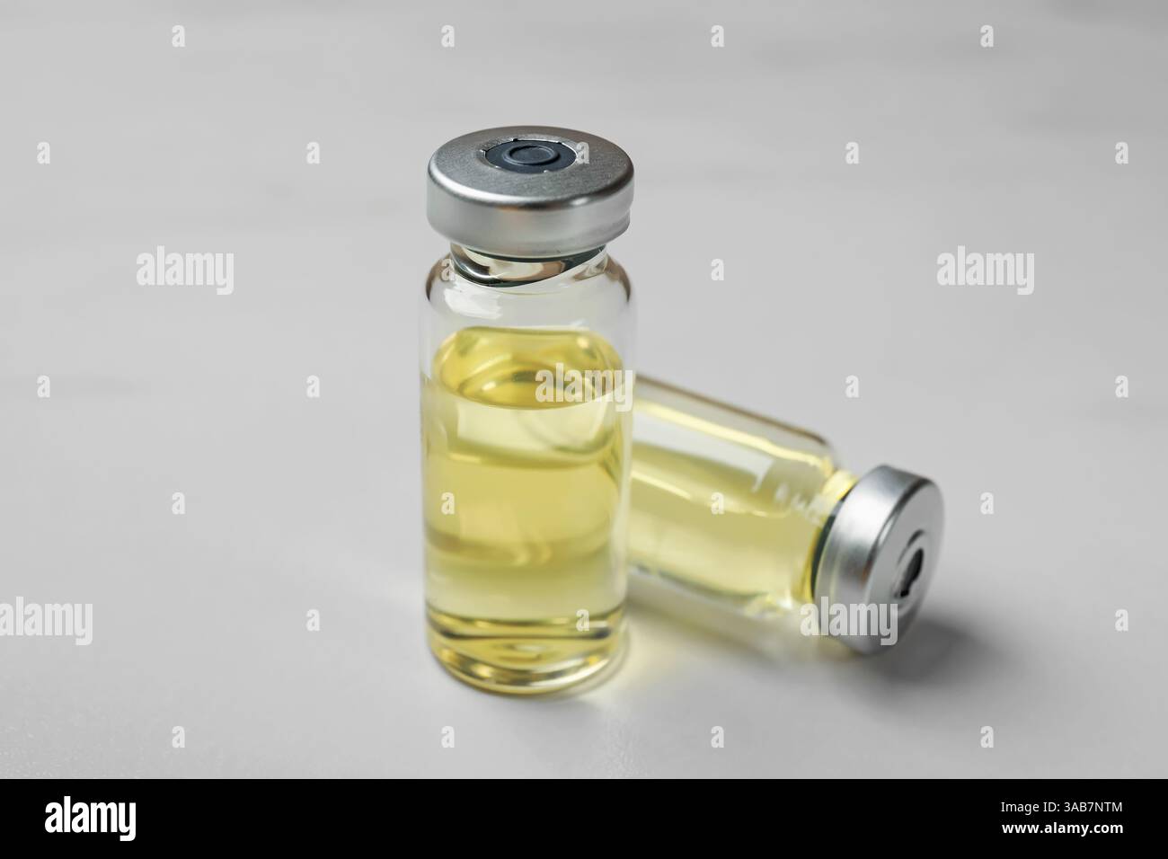 Hepatitis vaccine in glass hi-res stock photography and images - Alamy