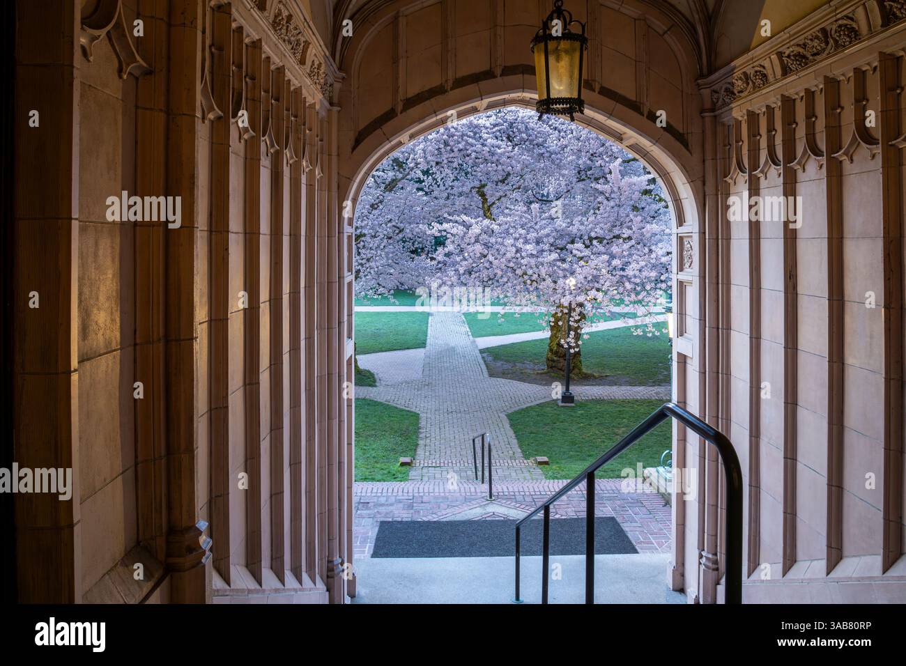 Brick paths hi-res stock photography and images - Alamy