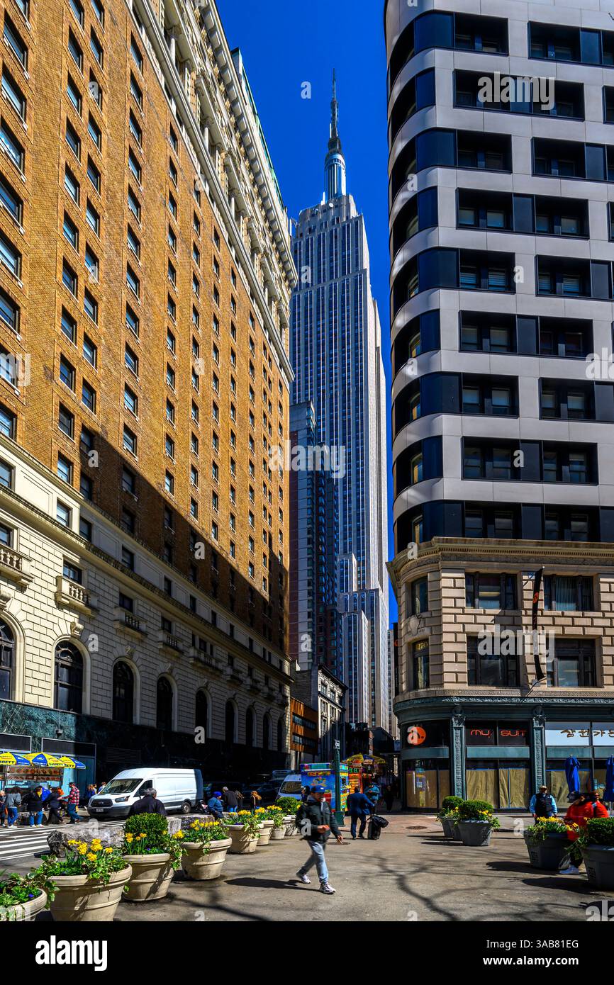 Sunny April day in herald Square, Manhattan, New York, USA Stock Photo ...