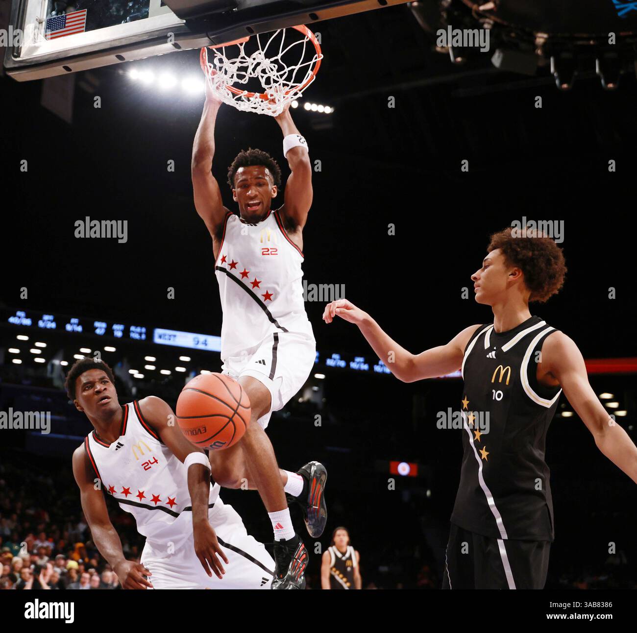 BROOKLYN, NY - APRIL 01: McDonalds High School All American Darryn ...