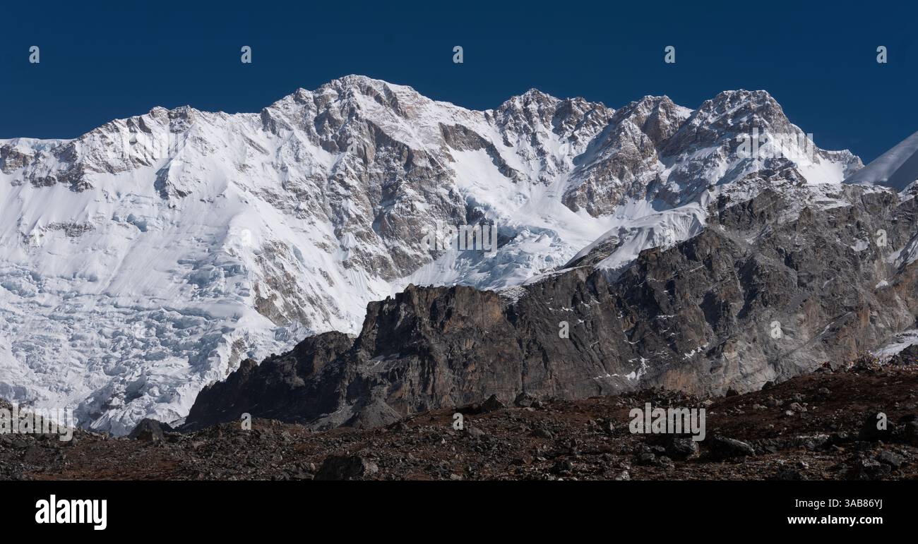 Yalung west hi-res stock photography and images - Alamy