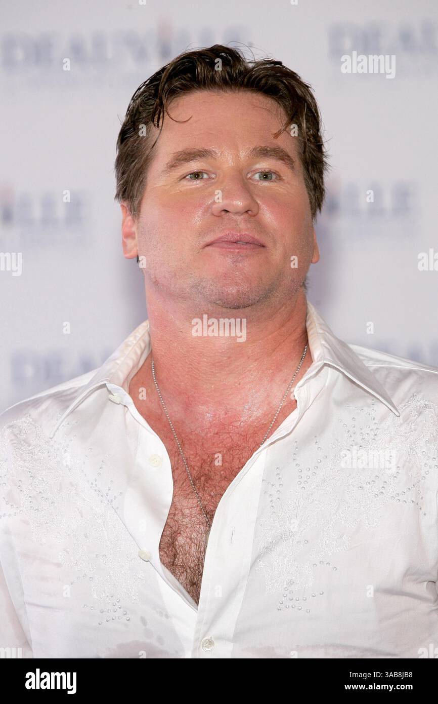 Cast member Val Kilmer poses at the photocall for 'Kiss Kiss Bang Bang ...