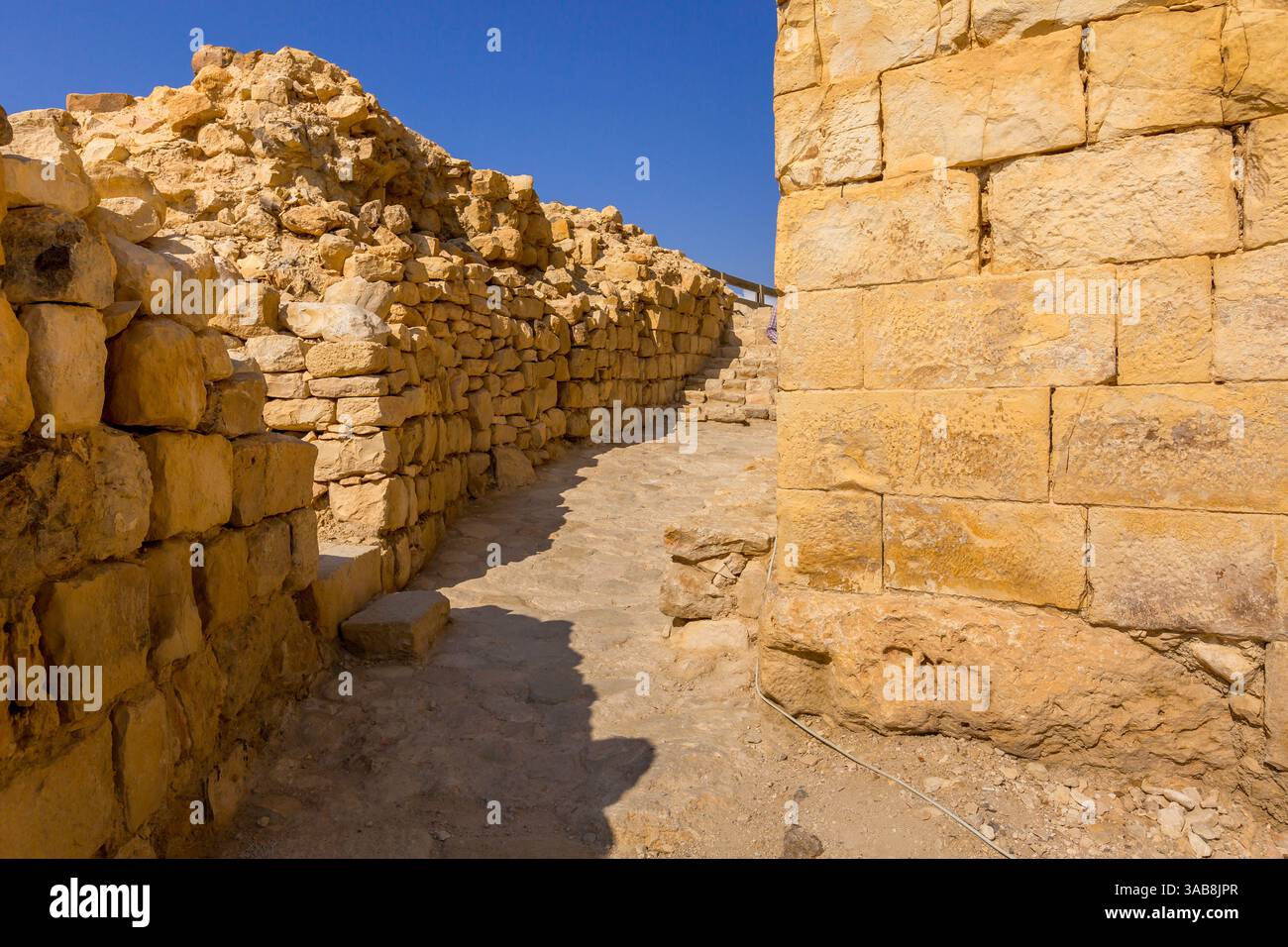 Ruins of crusaders Shobak Castle in Jordan Stock Photo - Alamy