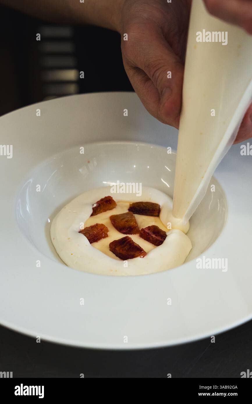 Refined upscale plating hi-res stock photography and images - Alamy