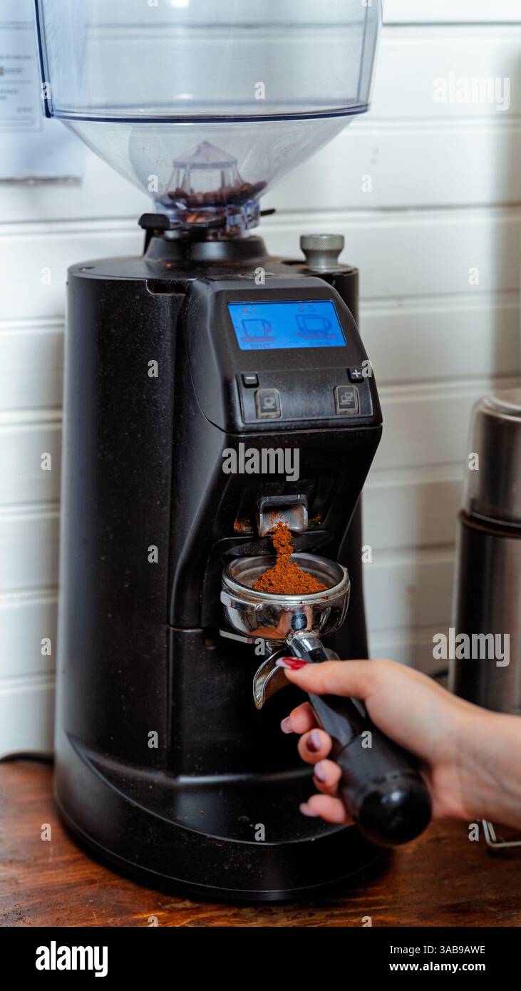 Espresso portafilter dispensing brown cafe hi-res stock photography and ...