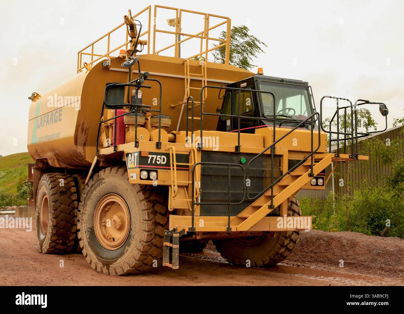 Caterpillar Dump Trucks Stock Photo - Alamy