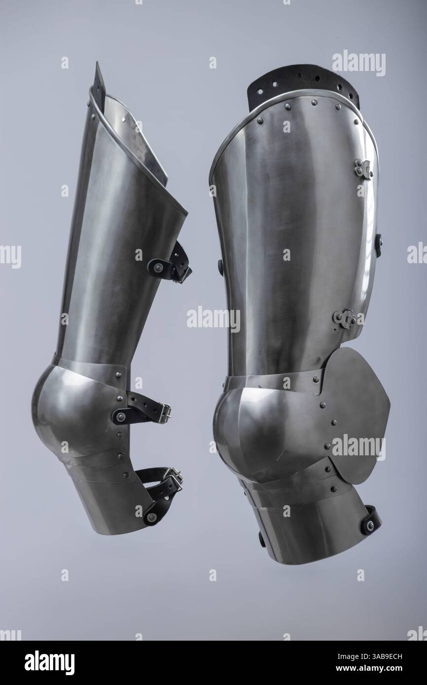 Steel Plate Leg Armor for Medieval Knight. Full leg protection with ...