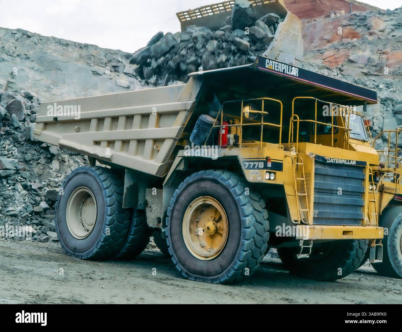 Caterpillar Dump Trucks Stock Photo - Alamy