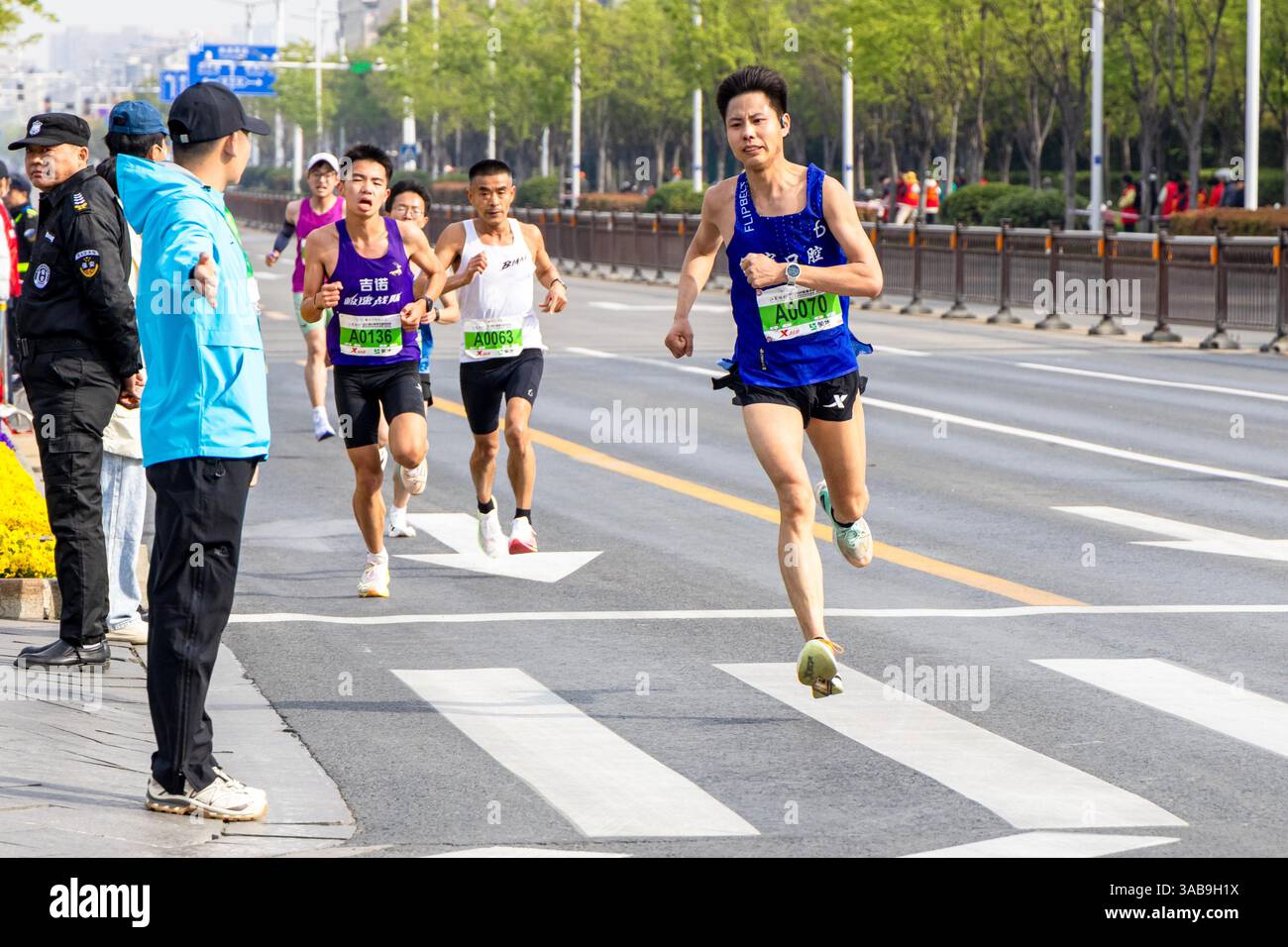 The 2025 Yangzhou Marathon kicks off in Yangzhou City, east China's ...