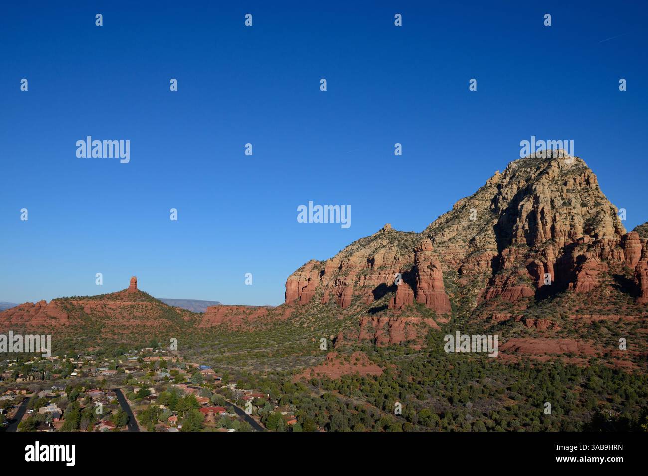 A breathtaking view of Sedona, Arizona, showcasing its iconic red rock ...
