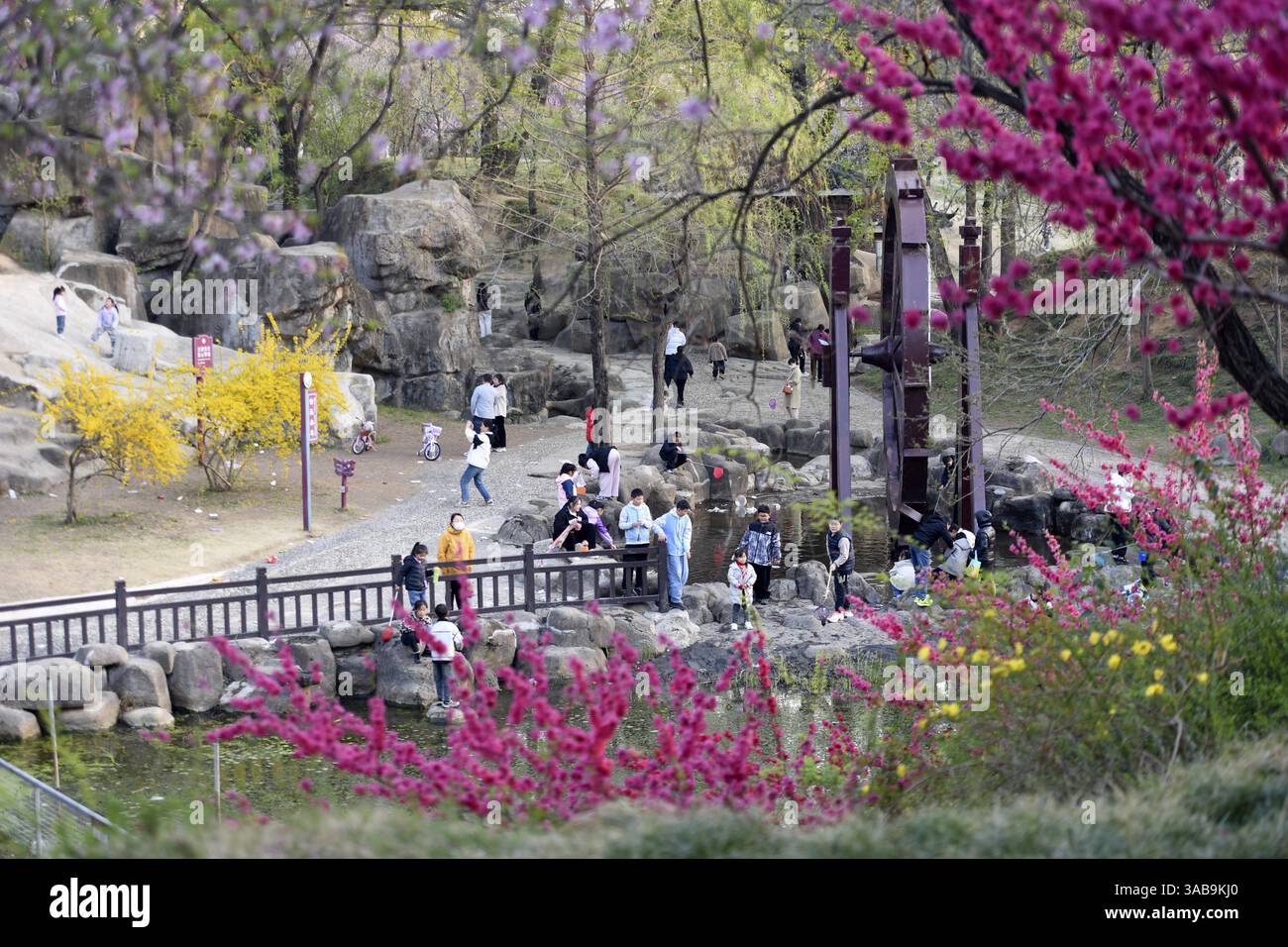Aerial photo shows blooming spring flowers in Huai'an City, east China ...