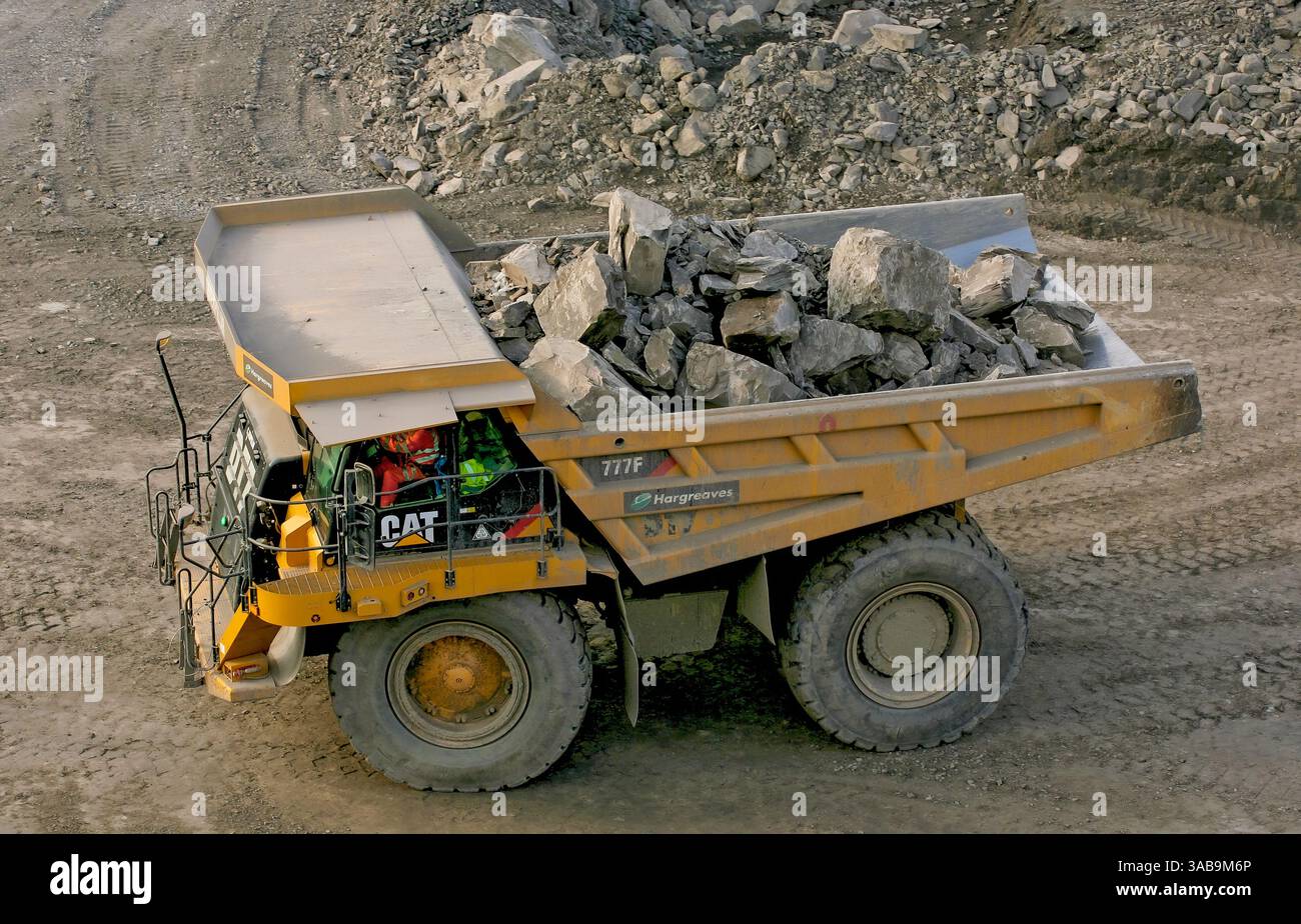 Caterpillar Dump Trucks Stock Photo - Alamy