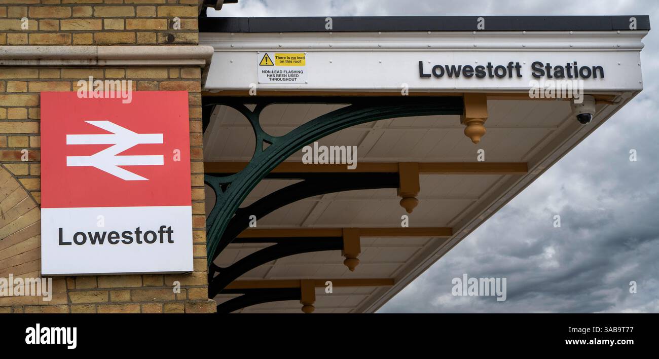 Lowestoft station sign hi-res stock photography and images - Alamy