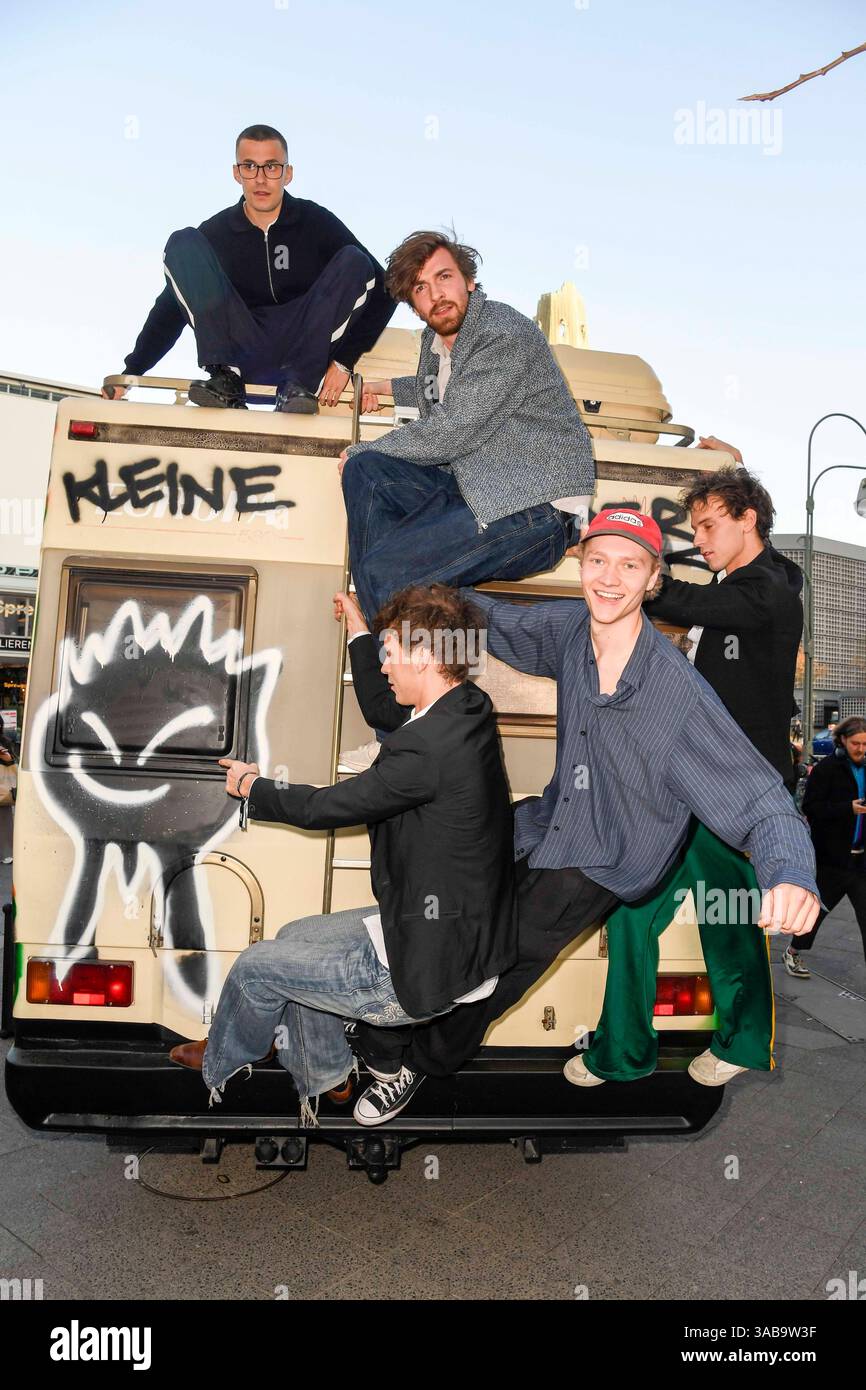 Leo Fuchs, Oskar Belton, Max Mattis, Bruno Aleaxander und Emil Belton ...