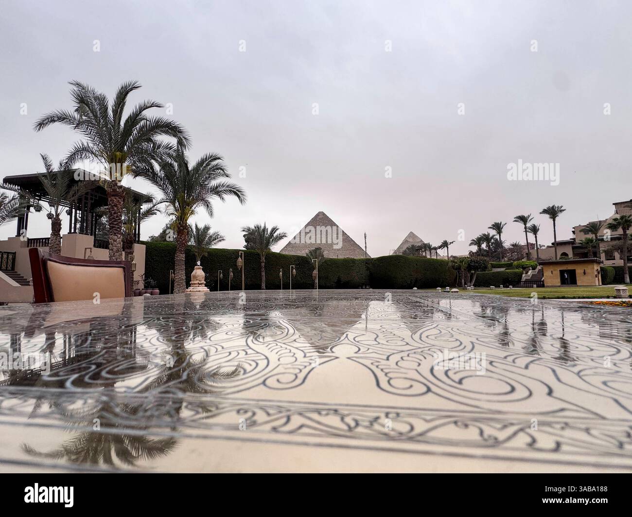 Kairo 01042025 - Blick vom Mena House an den Pyramiden Die Pyramiden ...