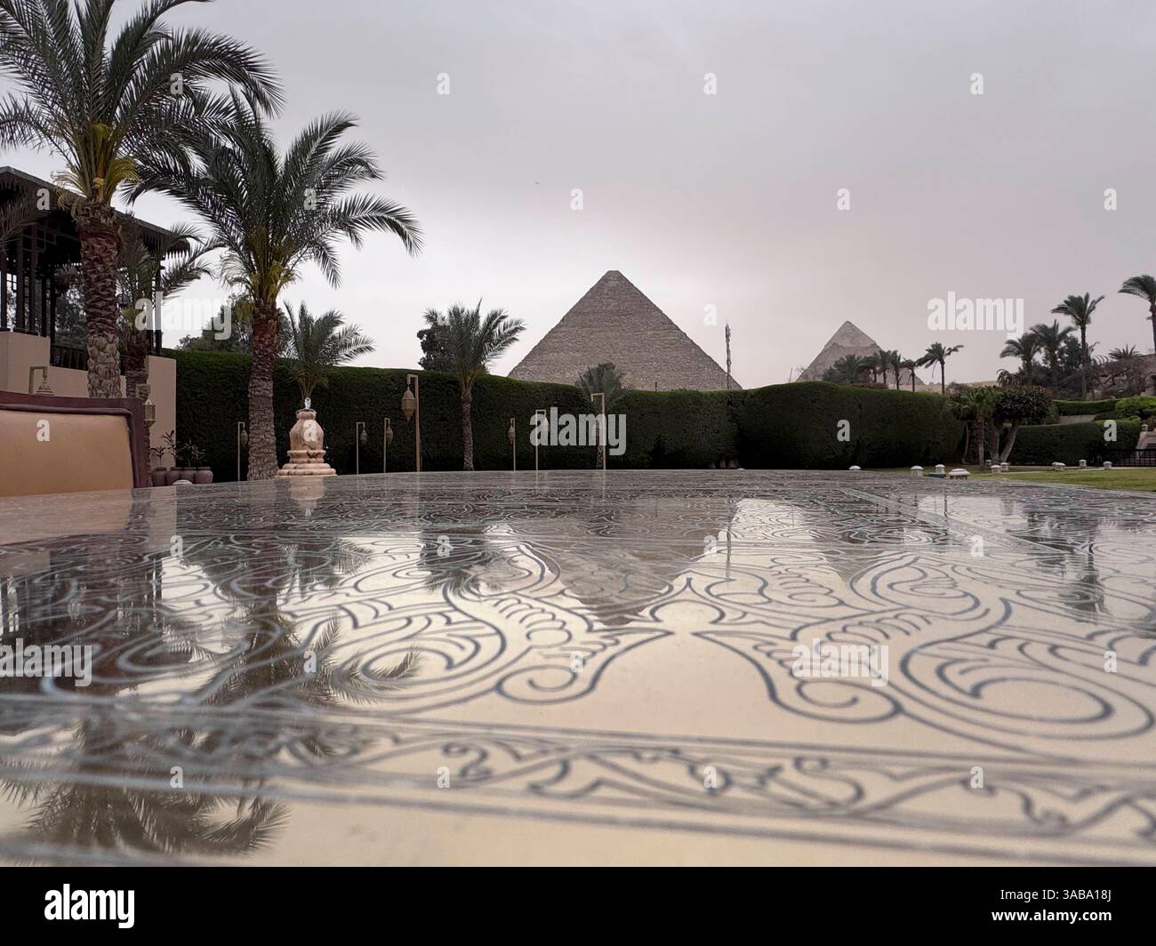 Kairo 01042025 - Blick vom Mena House an den Pyramiden Die Pyramiden ...