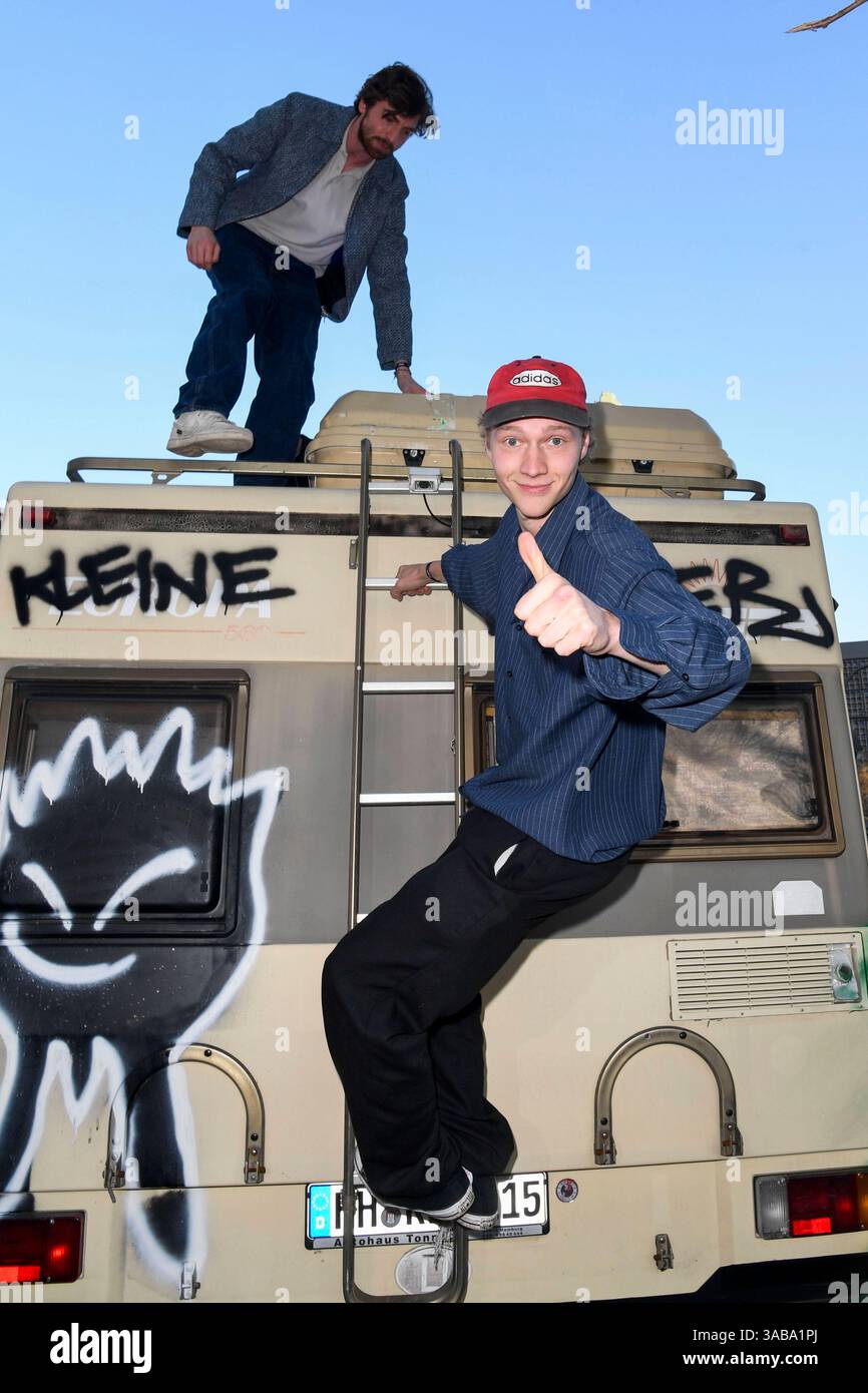 Max Mattis, Bruno Aleaxander zu Gast beim Photocalls zur Premiere der ...