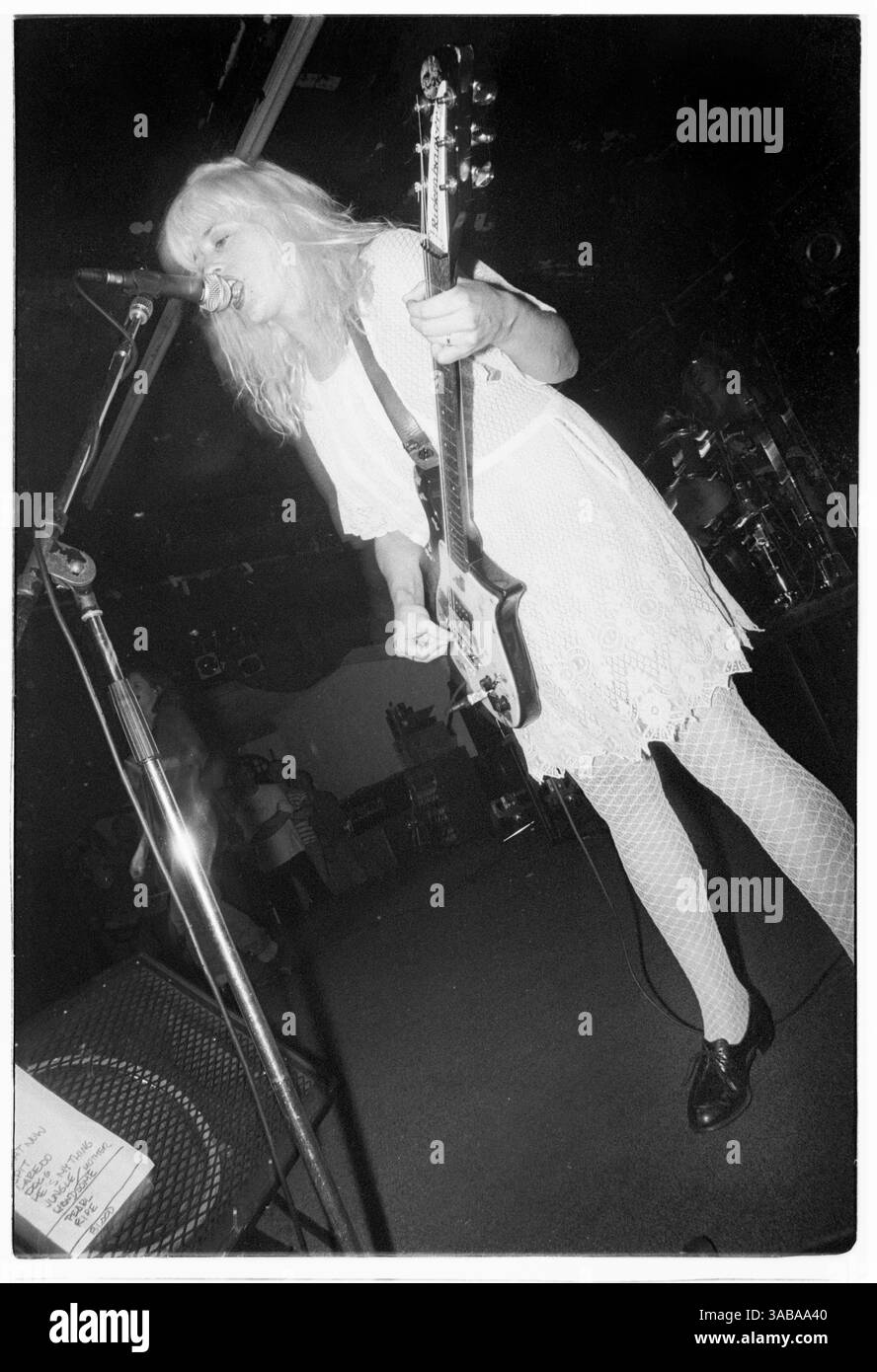 BABES IN TOYLAND, CONCERT, 1993: Kat Bjelland singer and lead guitarist ...