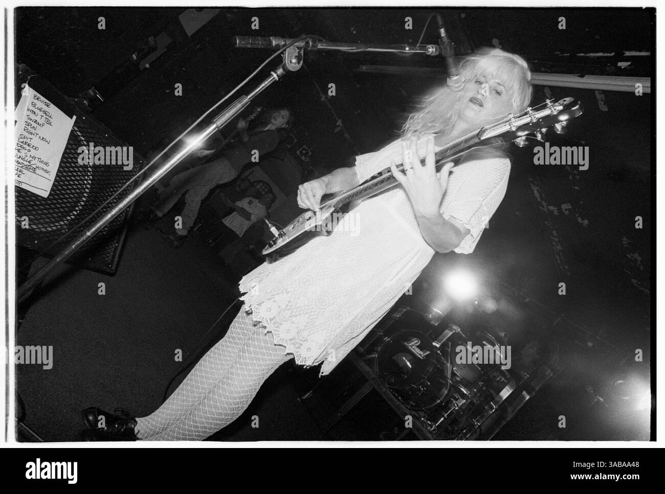 BABES IN TOYLAND, CONCERT, 1993: Kat Bjelland singer and lead guitarist ...