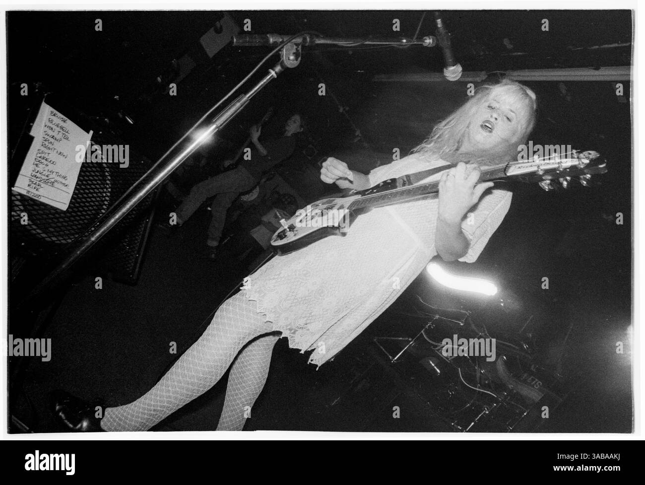 BABES IN TOYLAND, CONCERT, 1993: Kat Bjelland singer and lead guitarist ...