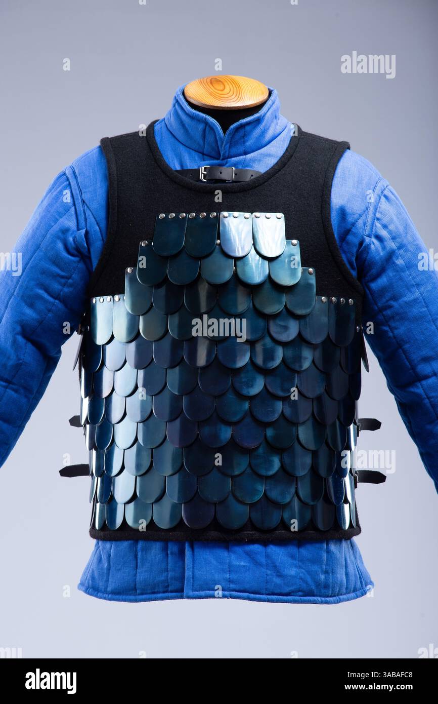 Byzantine Lamellar Armor. Scale armor with overlapping metal plates ...