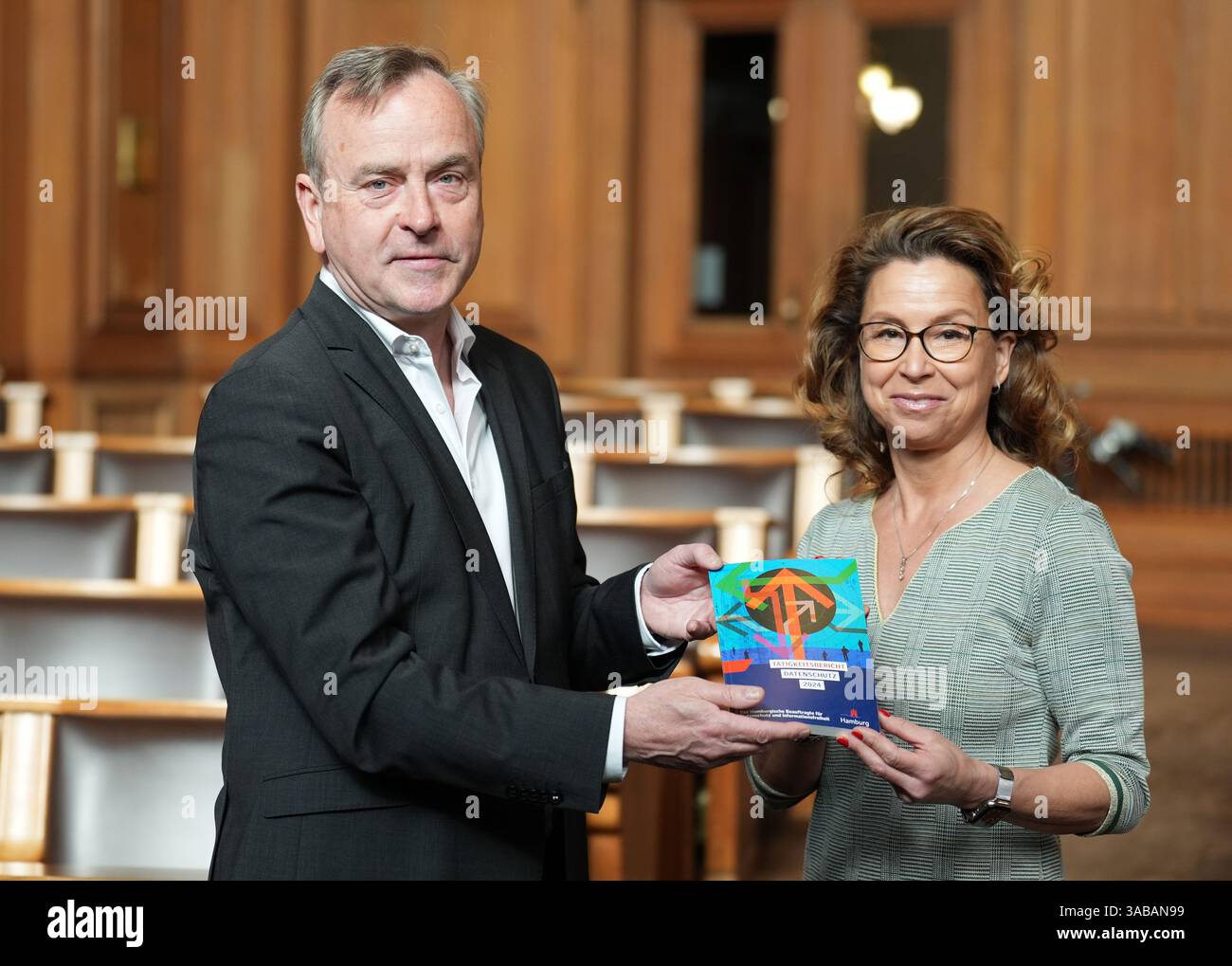 Hamburg, Germany. 02nd Apr, 2025. Thomas Fuchs (l), Hamburg ...