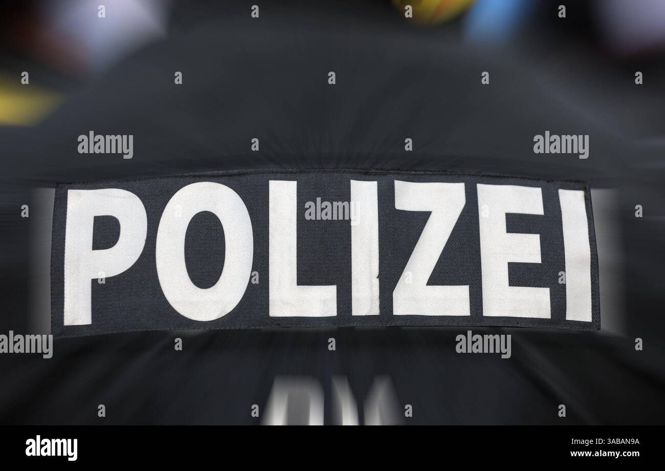 Mit dem schriftzug polizei hi-res stock photography and images - Alamy