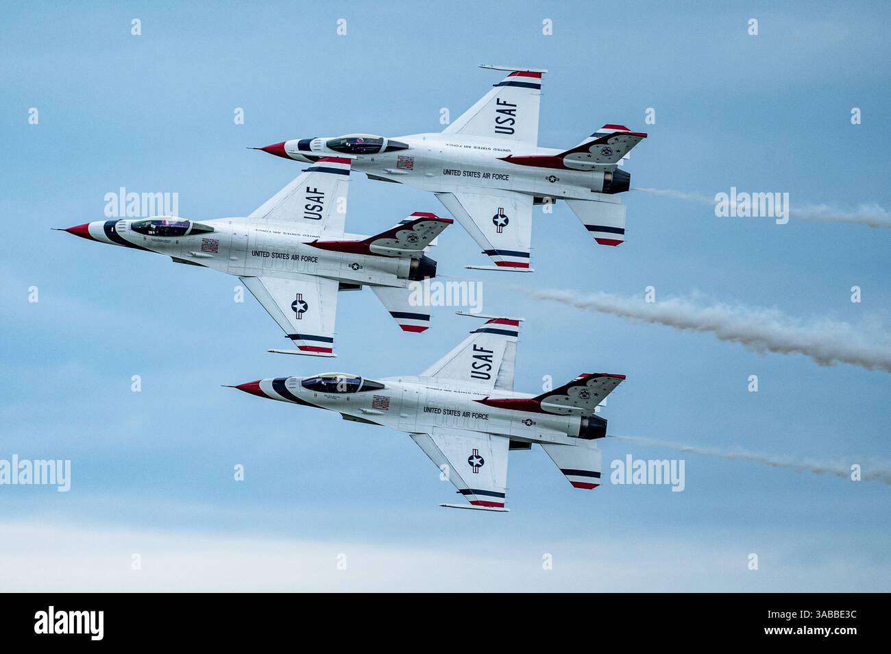 The United States Air Force Air Demonstration Squadron "Thunderbirds ...