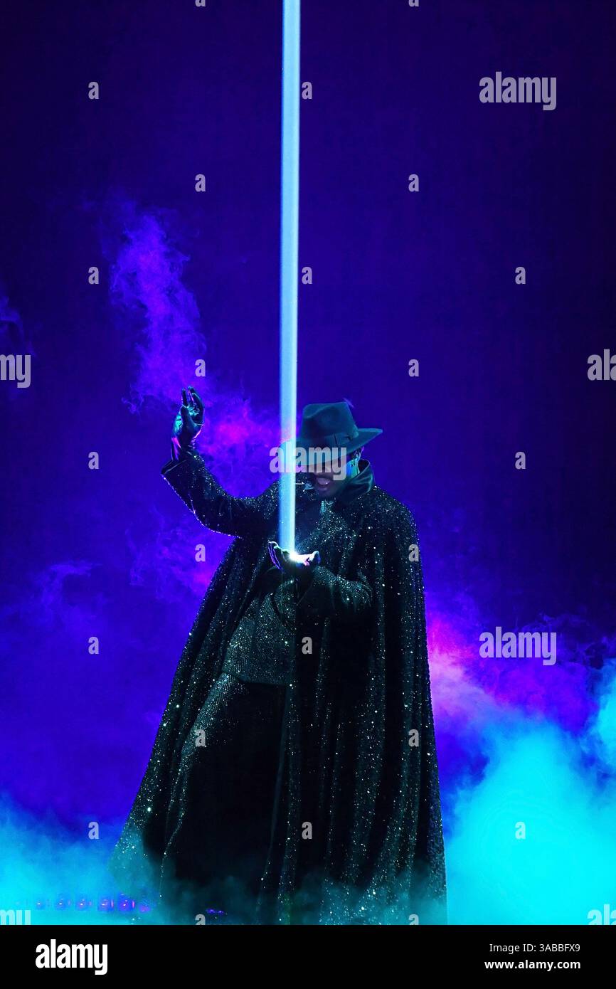 LONDON, ENGLAND - APRIL 01: Usher (Usher Raymond IV) performing at O2 ...