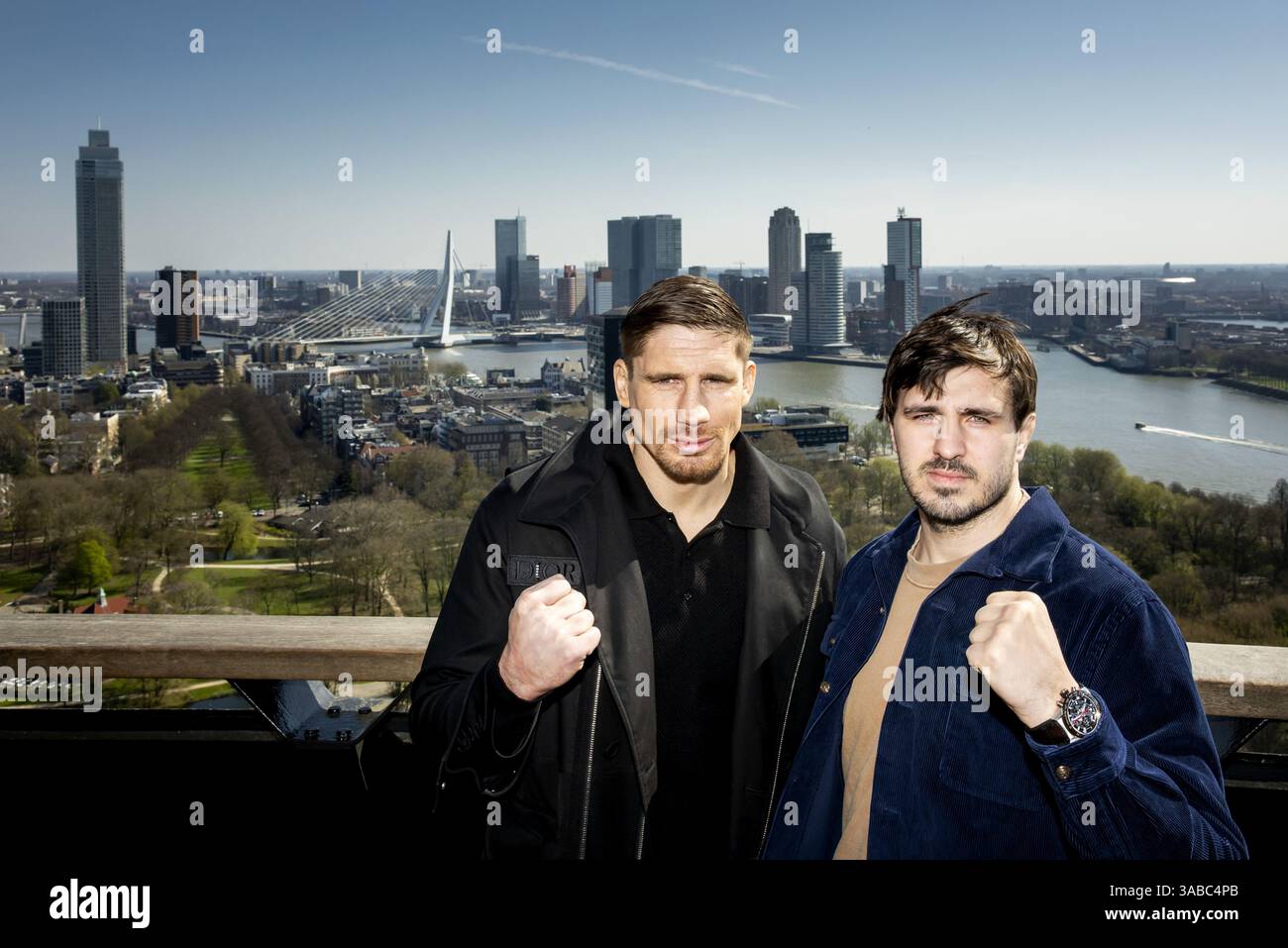 ROTTERDAM - Rico Verhoeven and Artem Vakhitov during a staredown at the ...