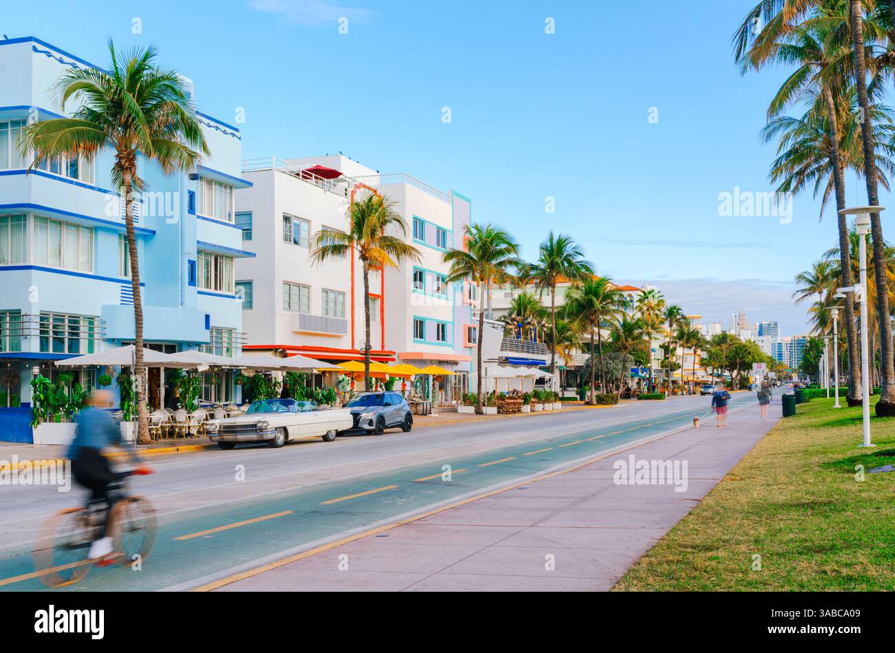 Ocean Drive in Miami Beach, lined with pastel-colored Art Deco ...