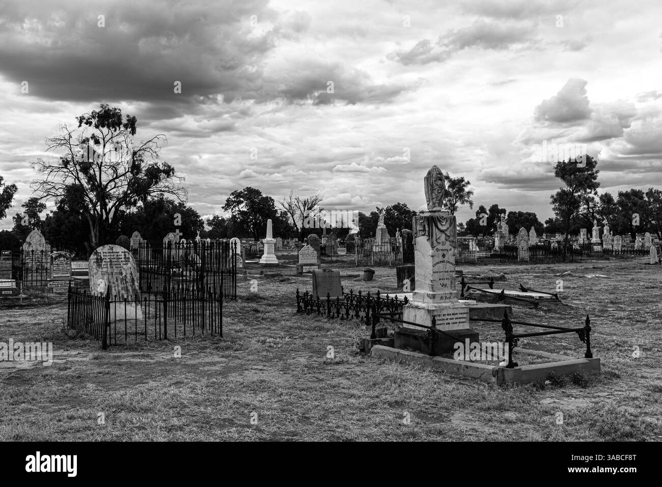 Graves in Bourke History Cemetery on a cloudy day Stock Photo - Alamy