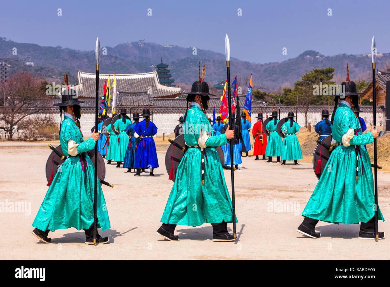 Training of the Palace Royal Guard at Gyeongbokgung Palace, Seoul ...