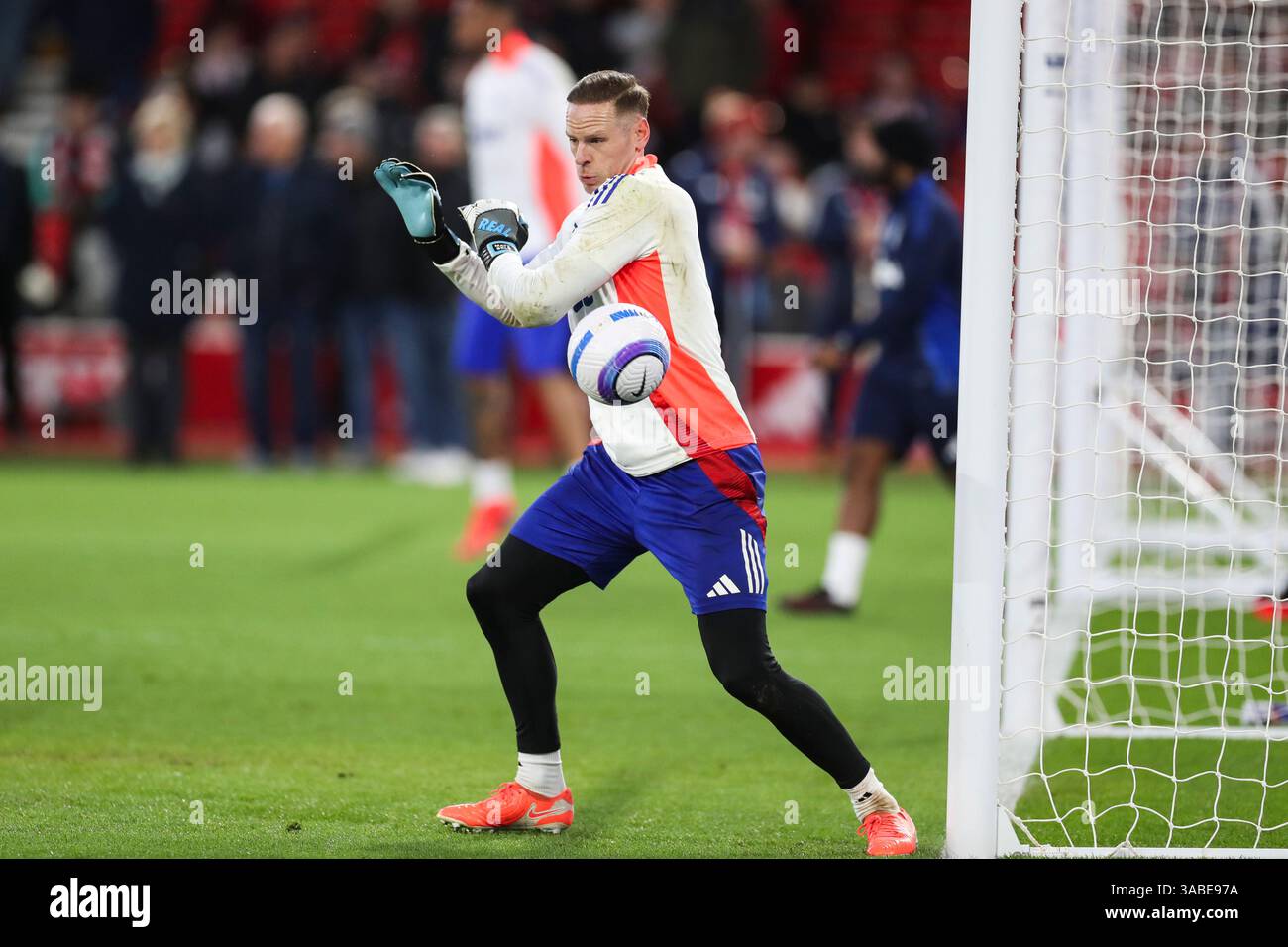 Nottingham, UK. 01st Apr, 2025. Nottingham Forest goalkeeper Matz Sels ...