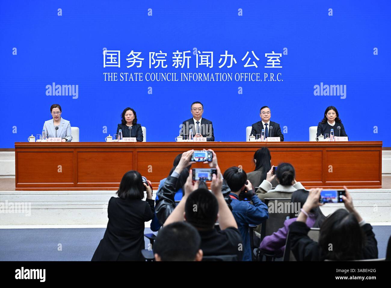 (250402) -- BEIJING, April 2, 2025 (Xinhua) -- The State Council ...