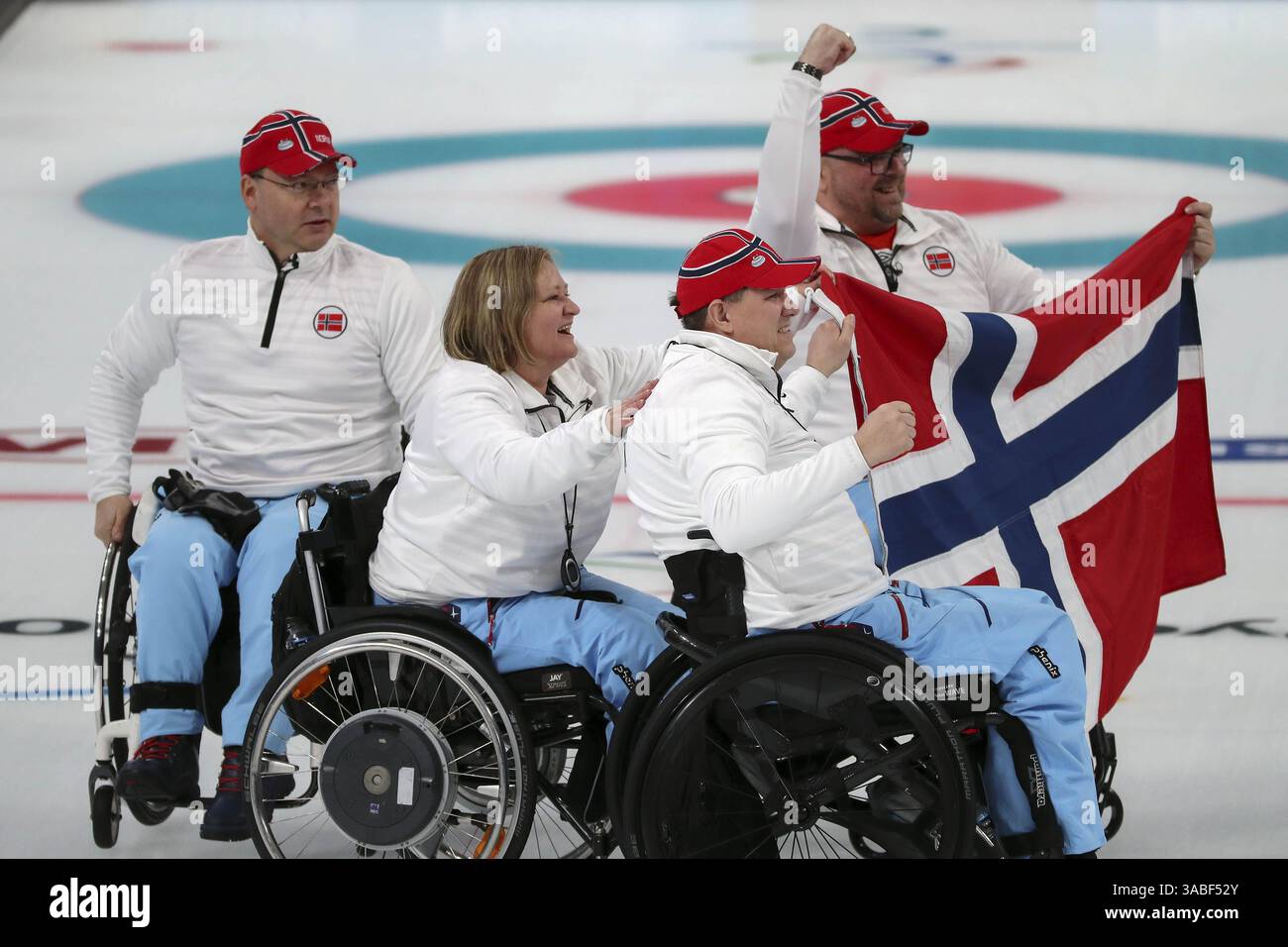 Norway olympic curling team 2018 hi-res stock photography and images ...