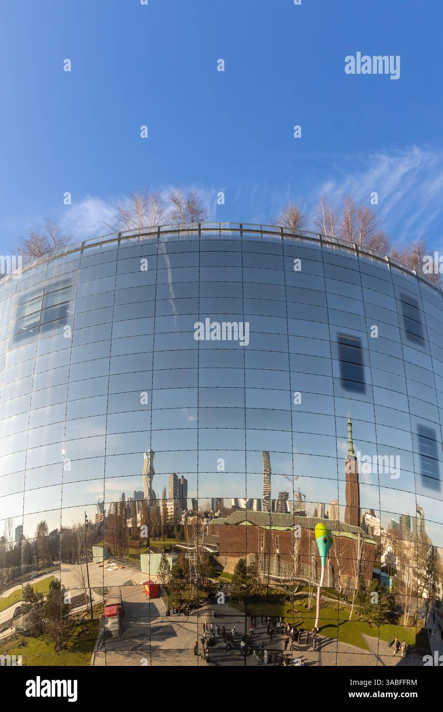 Museum Boijmans Van Beuningen with the skyline of Rotterdam reflected ...