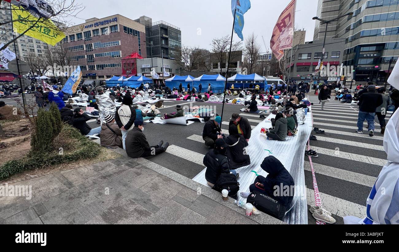 Subway in south korea near hi-res stock photography and images - Alamy